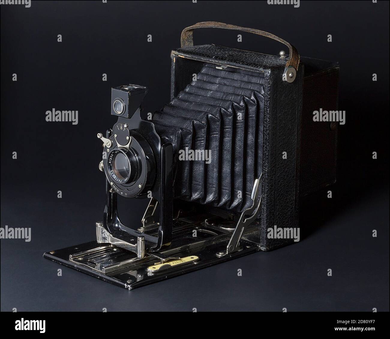 Vintage german camera hi-res stock photography and images - Alamy