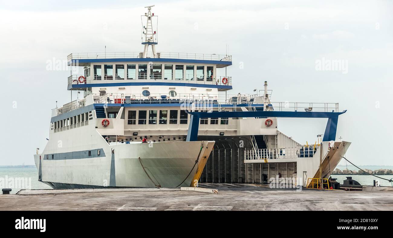 Passenger ferry docked Stock Photo - Alamy