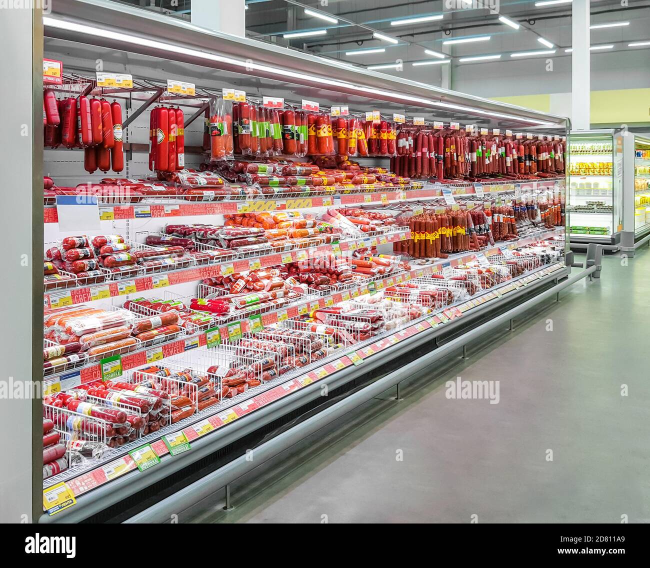 Meat refrigerator shelves supermarket hi-res stock photography and ...
