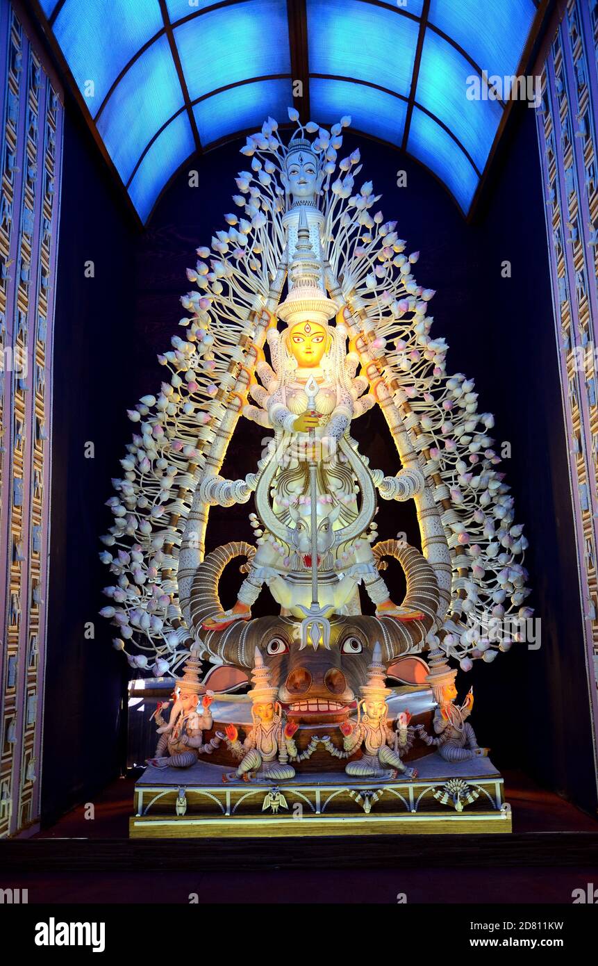 Durga puja pandal decoration hi-res stock photography and images - Alamy