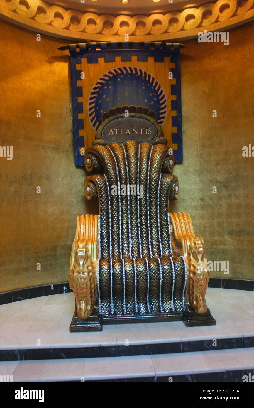 Atlantis in the Bahamas,Atlantis 'Big' Chair Stock Photo - Alamy