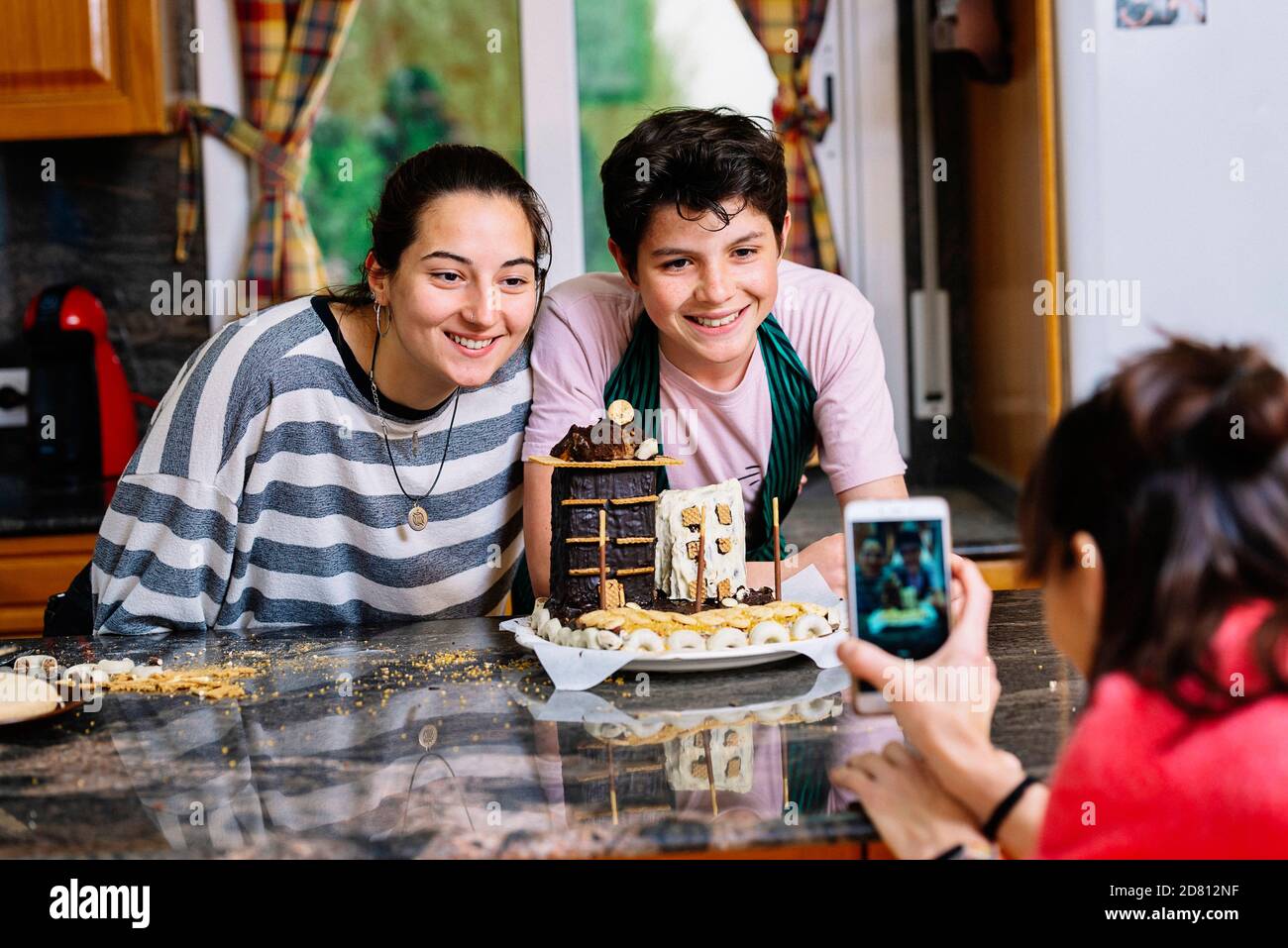 Making chocolate cake hi-res stock photography and images - Alamy