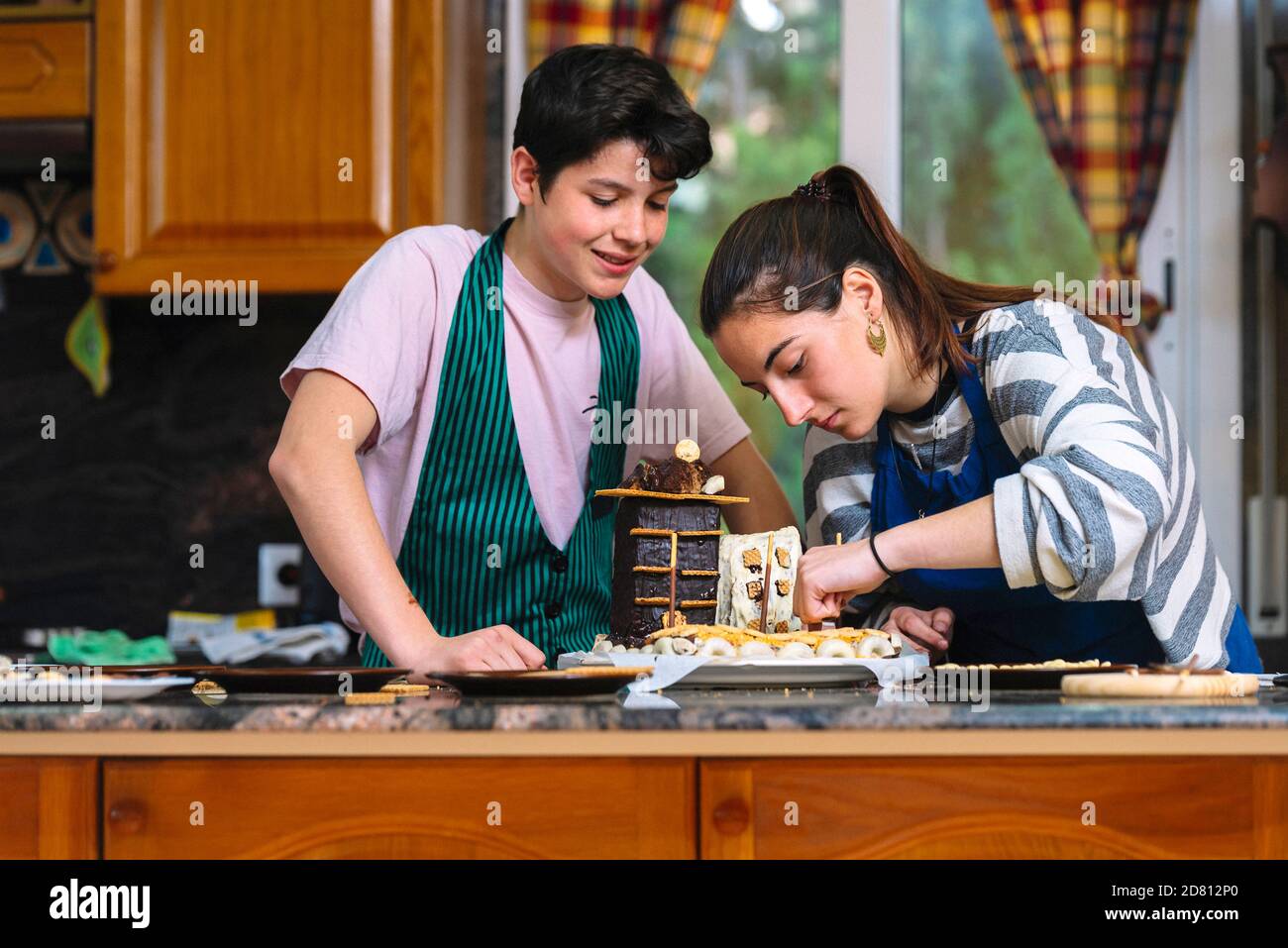 Teen teenage baker hi-res stock photography and images - Alamy
