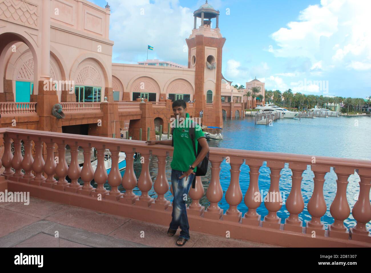 Bahamas paradise island nassau aquarium hi-res stock photography and ...
