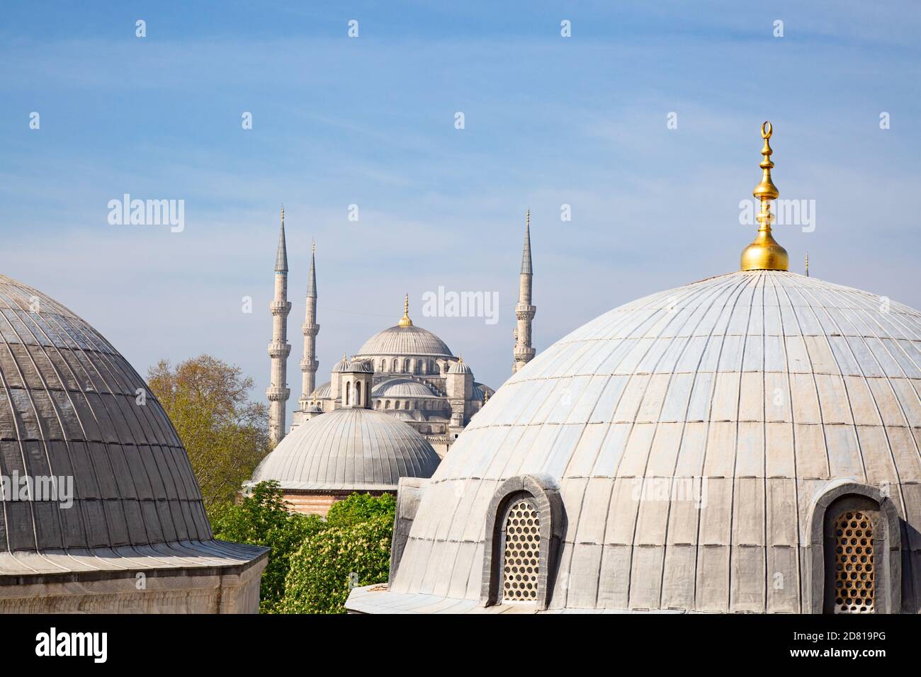 Famous "Blue mosque" in Istanbul, Turkey Stock Photo - Alamy