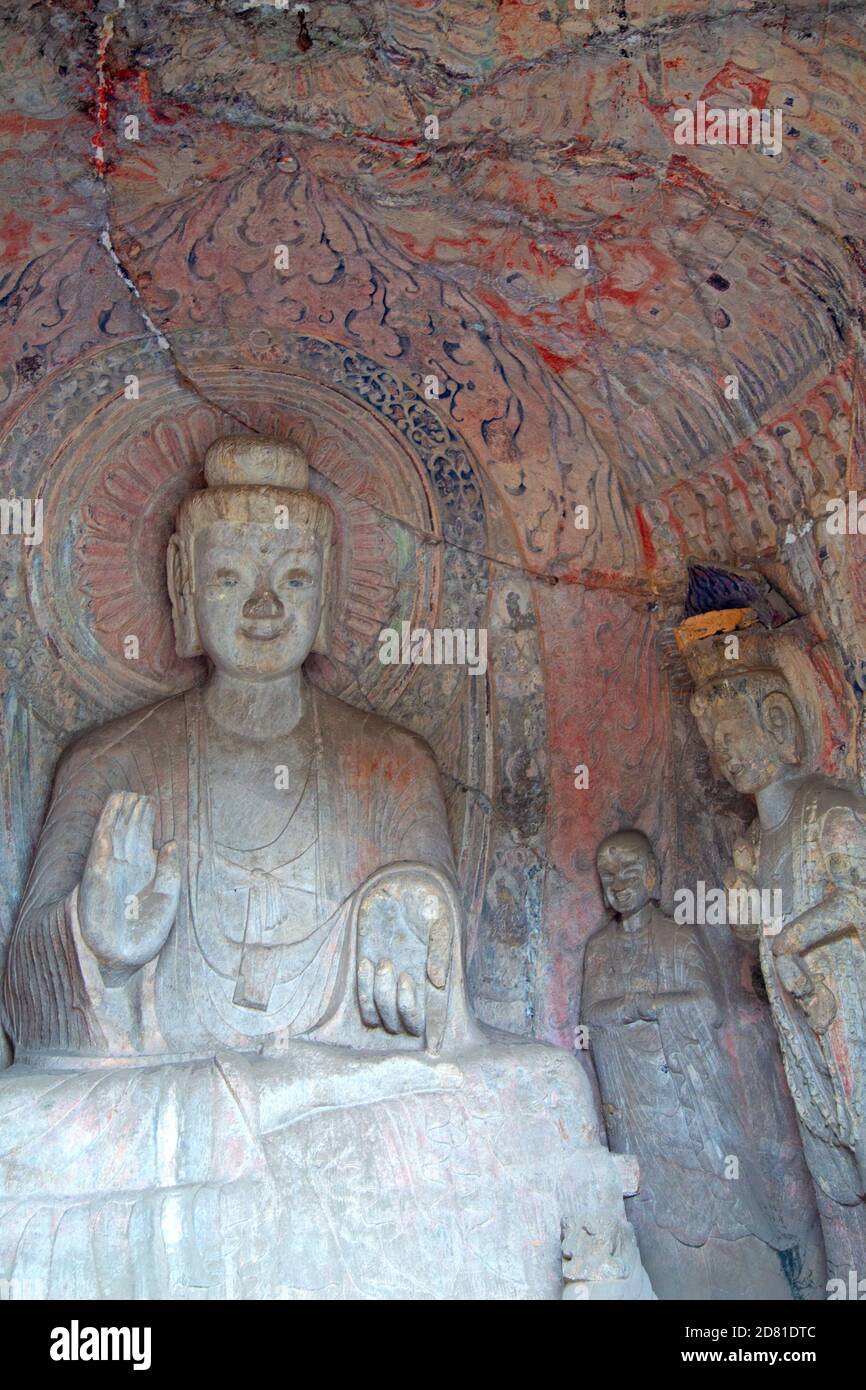 Famous Longmen Grottoes (statues of Buddha and Bodhisattvas carved in ...