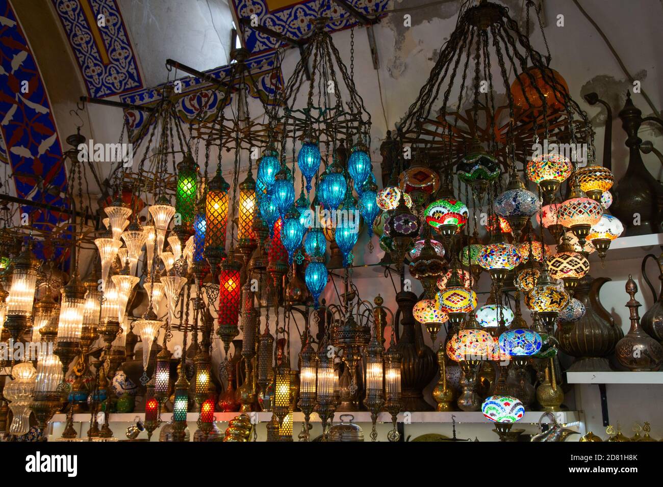 Traditional turkish lamps on the market Stock Photo - Alamy