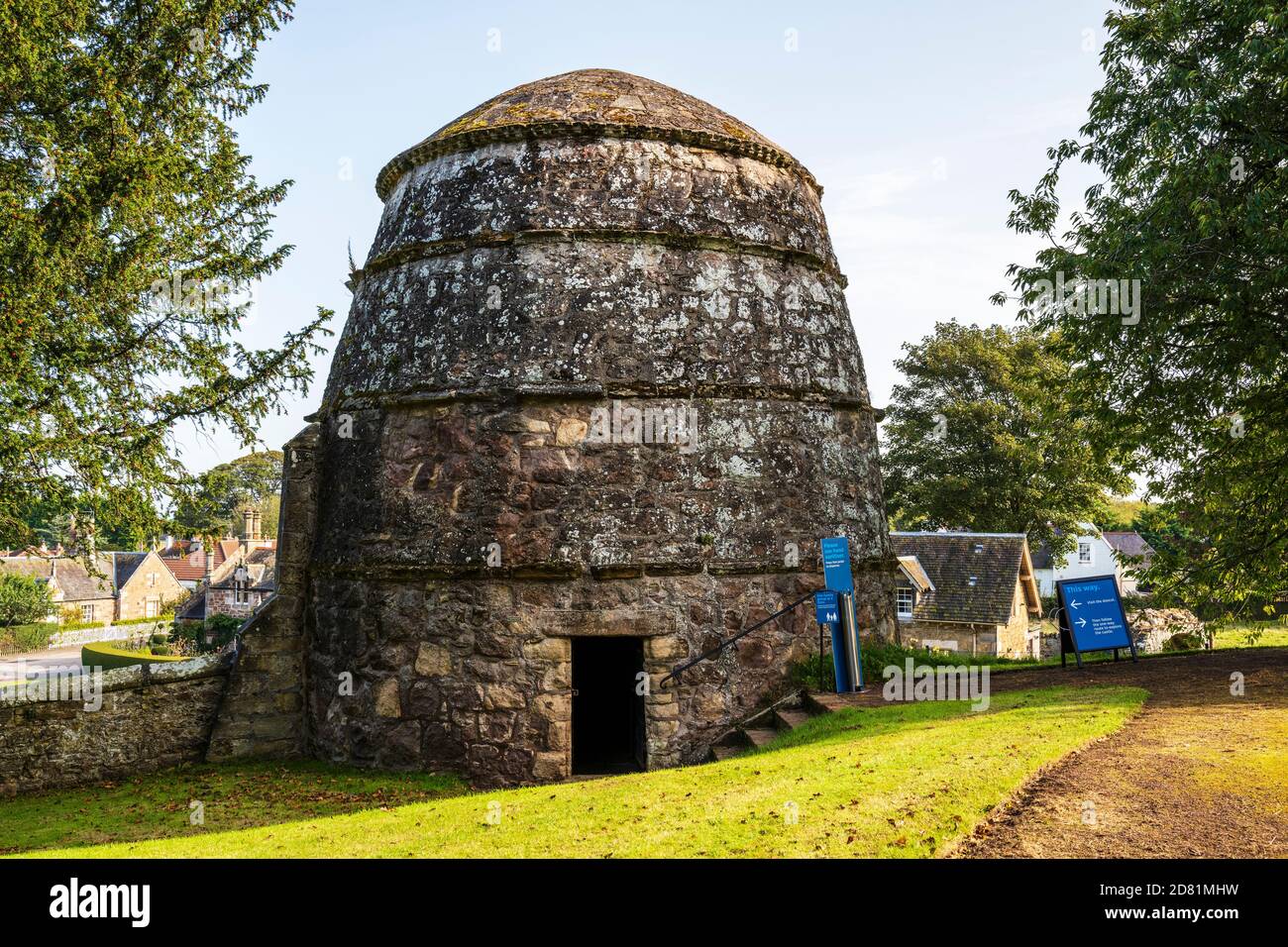 Scotland dirleton castle hi-res stock photography and images - Alamy