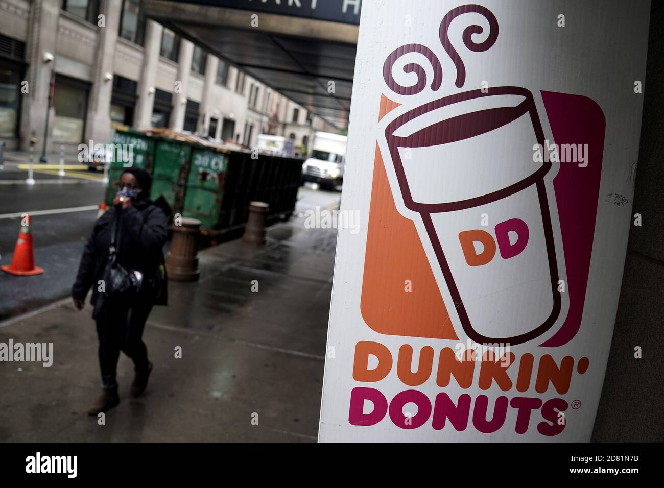 Dunkin Donuts Sign High Resolution Stock Photography and Images - Alamy