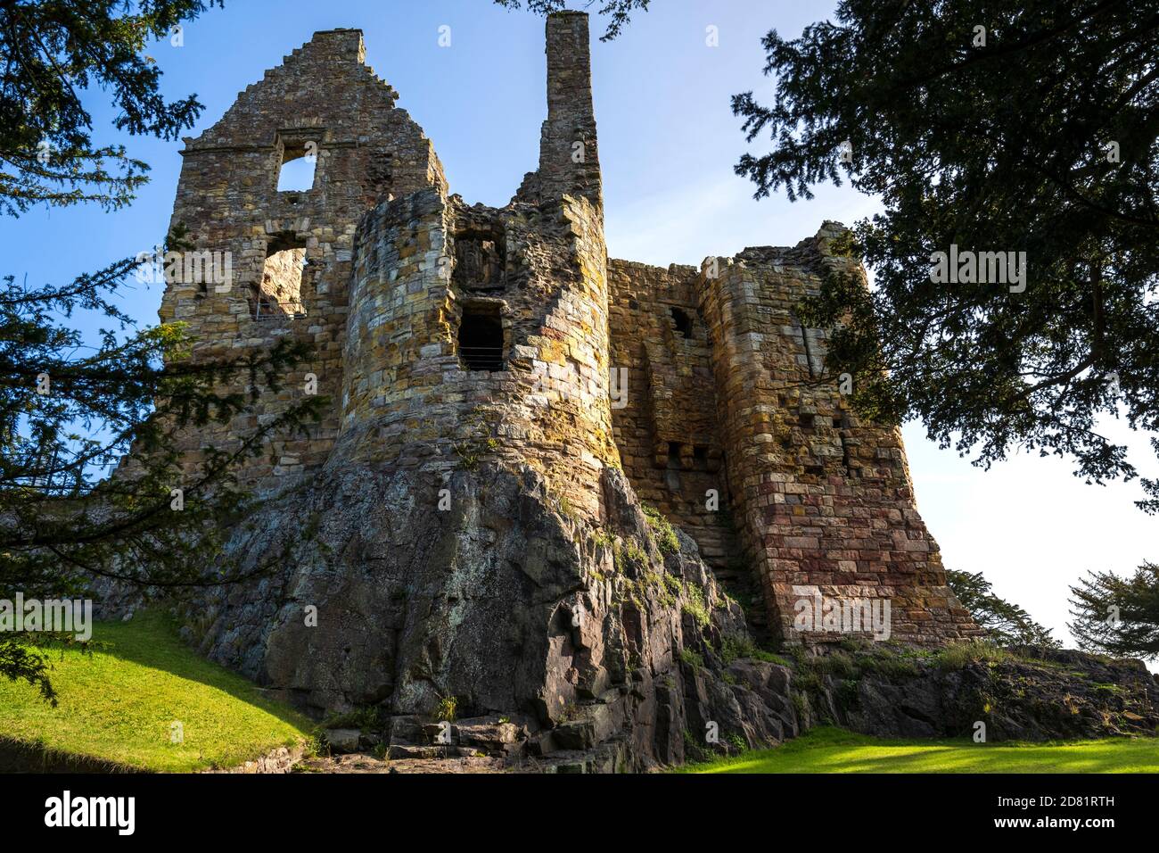 Ruins of Keep turret and gable end of Ruthven Lodging at Dirleton ...