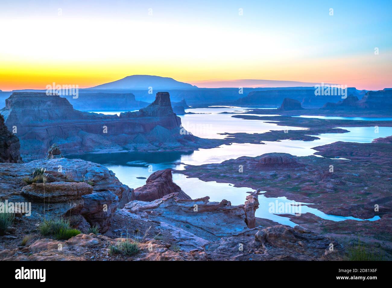 Sunrise View of Lake Powell from Alstrom Point, Utah-USA Stock Photo ...