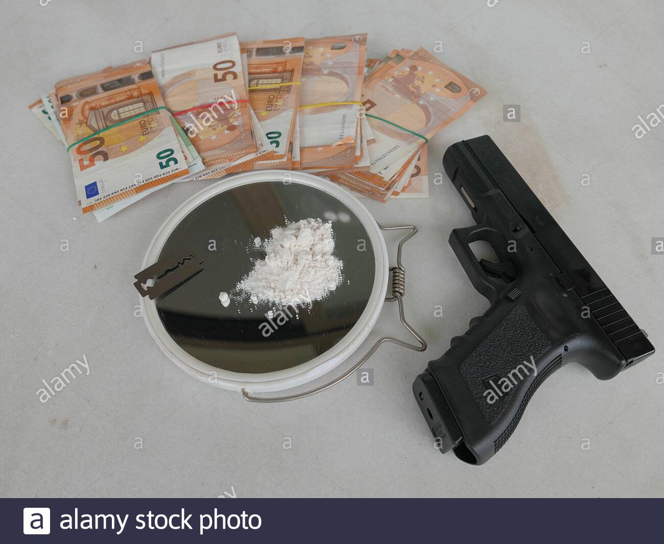 Crack Cocaine Drugs High Resolution Stock Photography and Images - Alamy