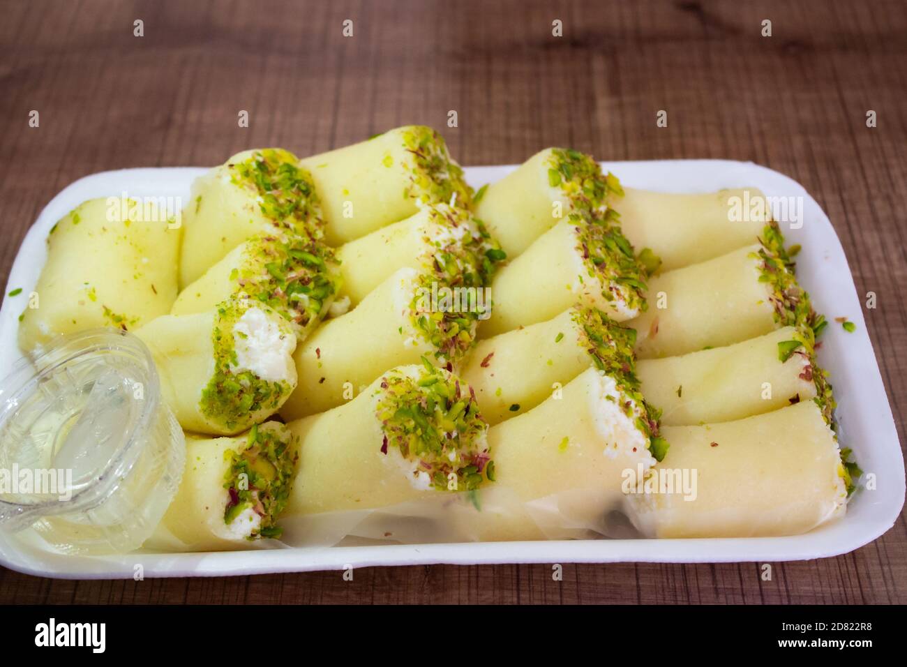 Syrian sweets hi-res stock photography and images - Alamy
