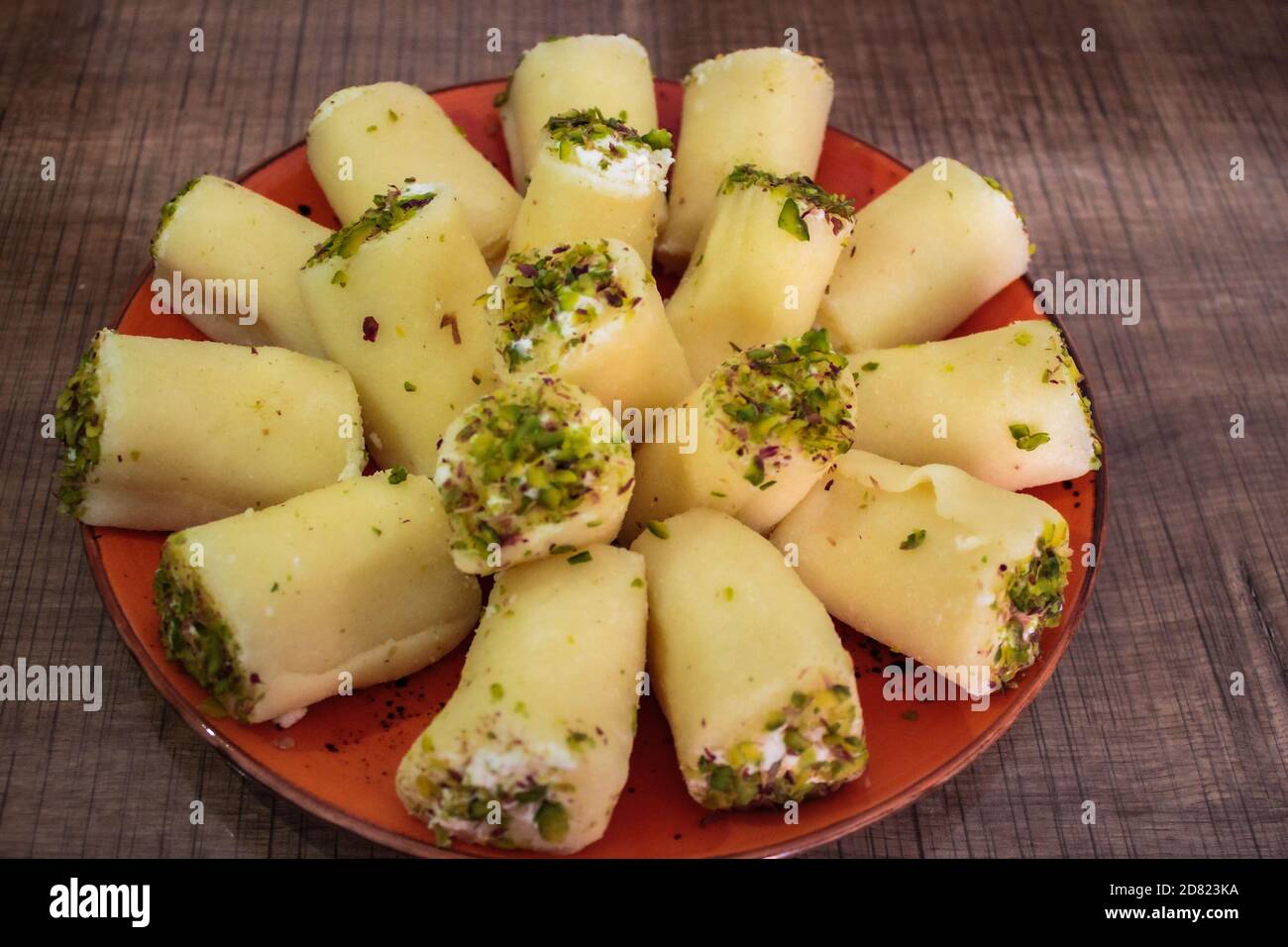 Syrian sweets hi-res stock photography and images - Alamy