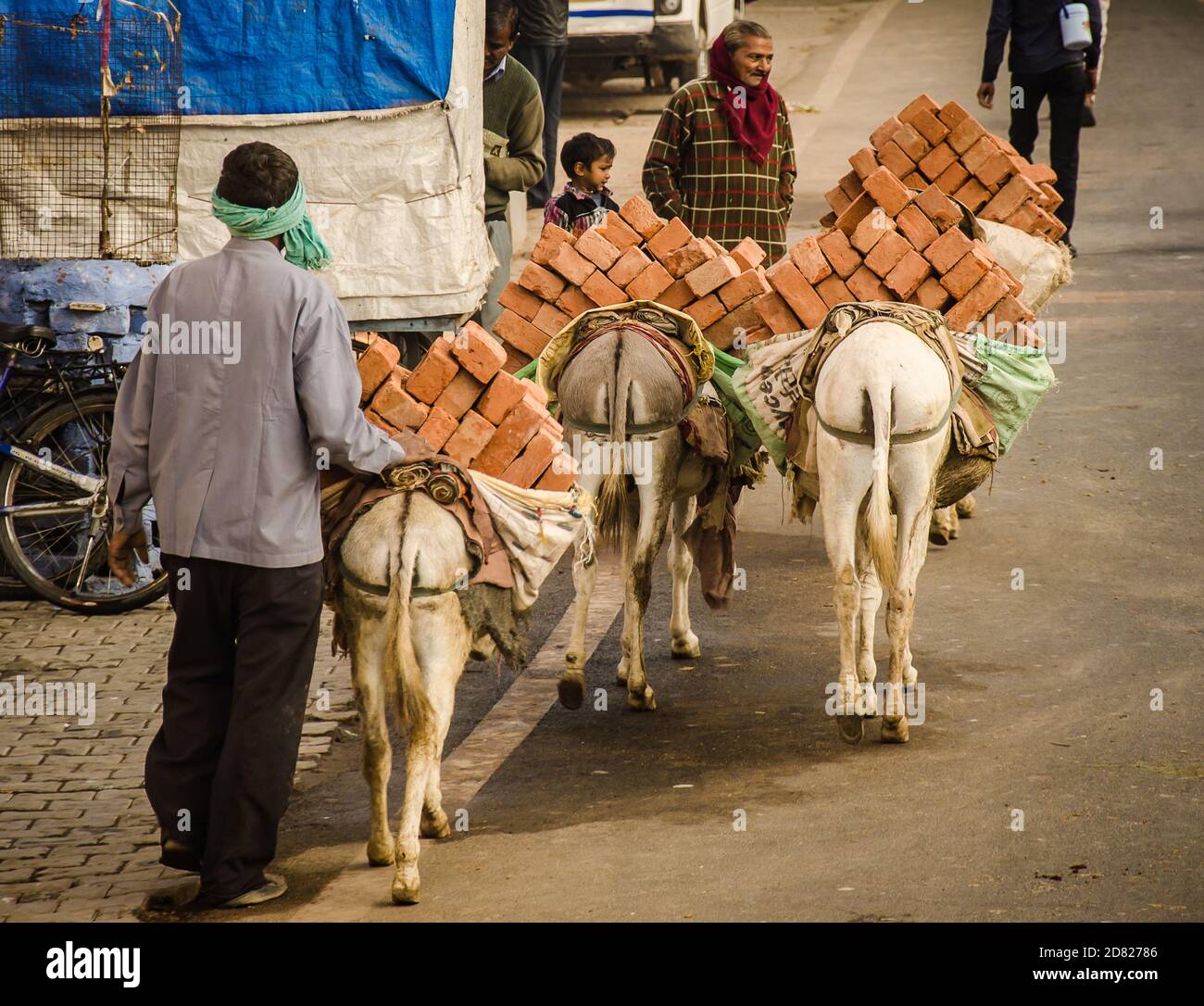 Hauling bricks hi-res stock photography and images - Alamy