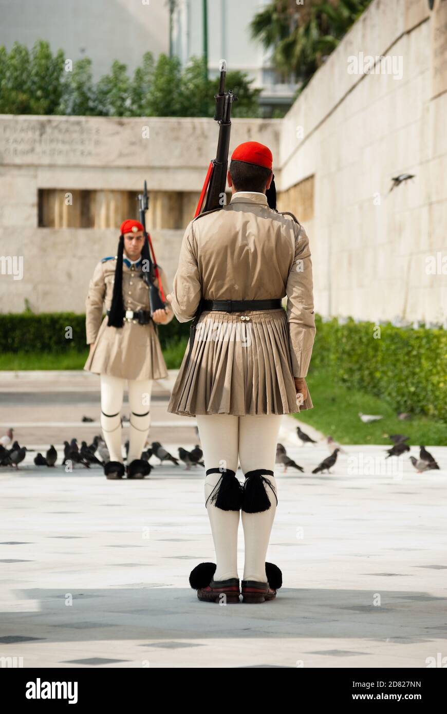 Greek ceremonial guards hi-res stock photography and images - Alamy
