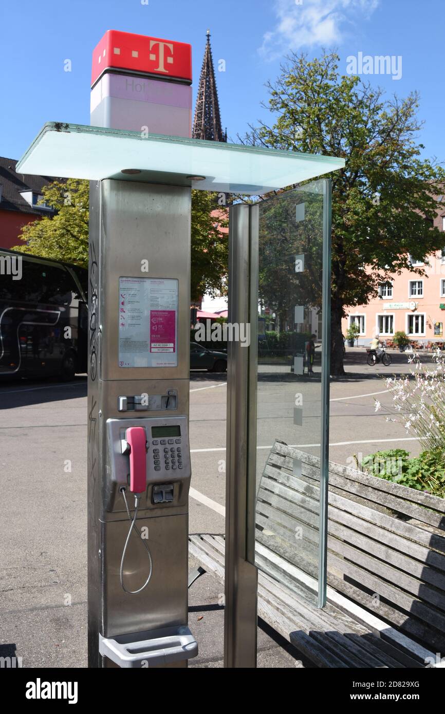 German telephone booth hi-res stock photography and images - Alamy