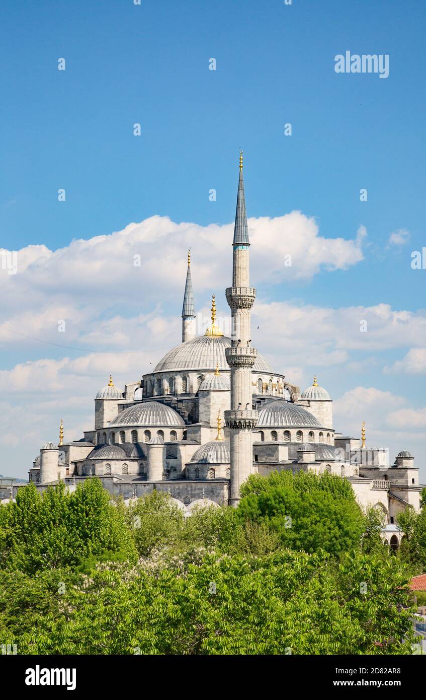 Famous "Blue mosque" in Istanbul, Turkey Stock Photo - Alamy