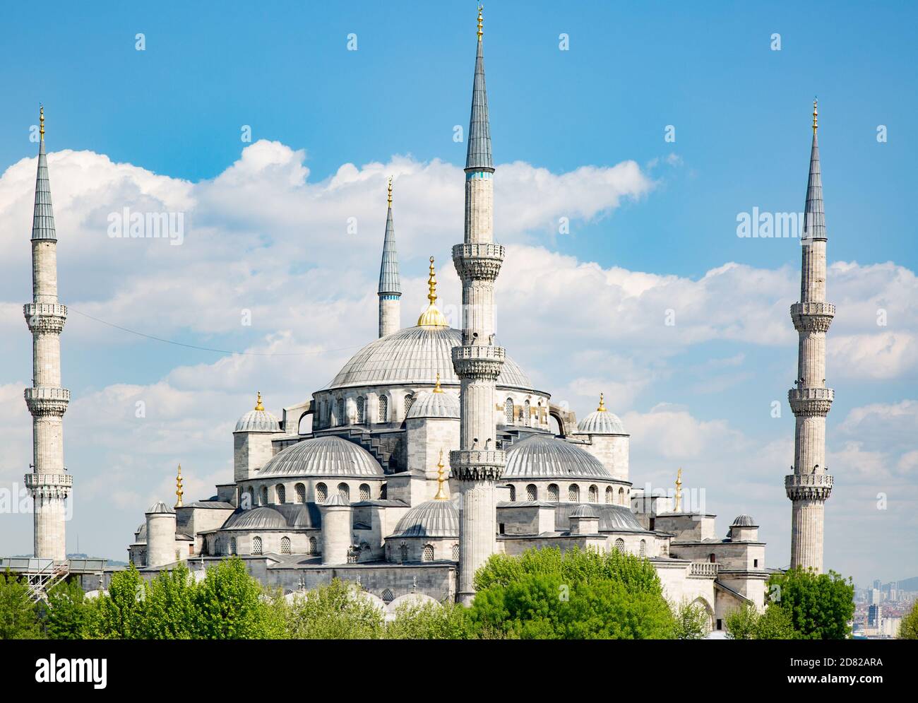 Famous "Blue mosque" in Istanbul, Turkey Stock Photo - Alamy