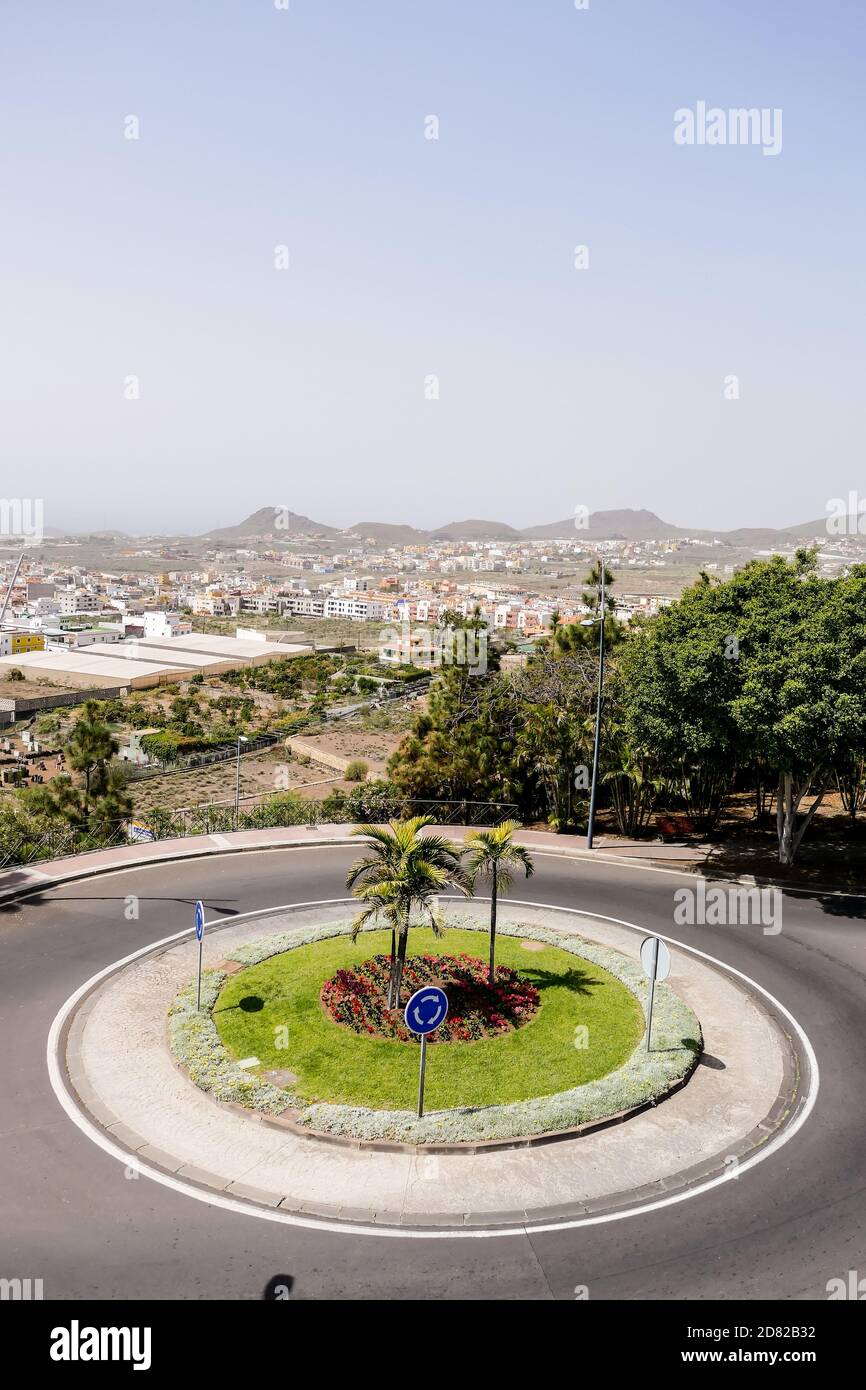 Photo Picture Image of a roundabout on the street roundabout background ...