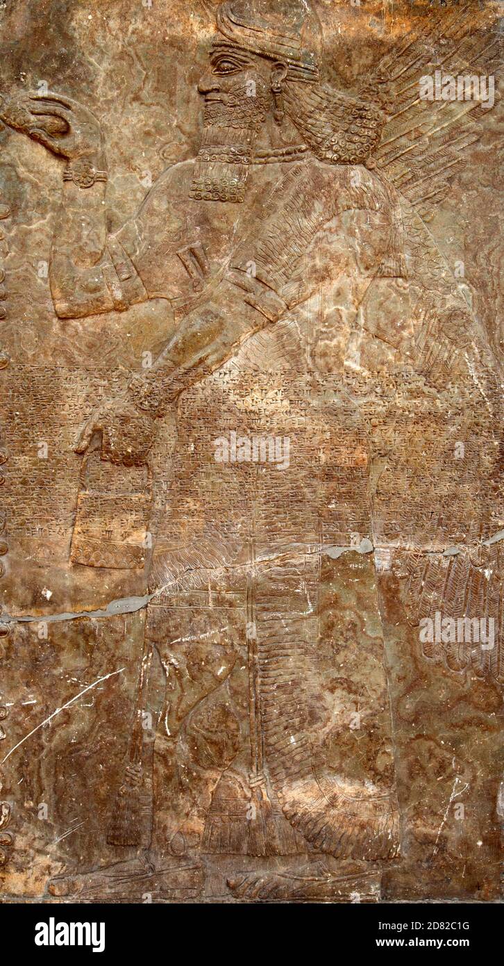 Ancient sumerian stone carving with cuneiform scripting Stock Photo - Alamy