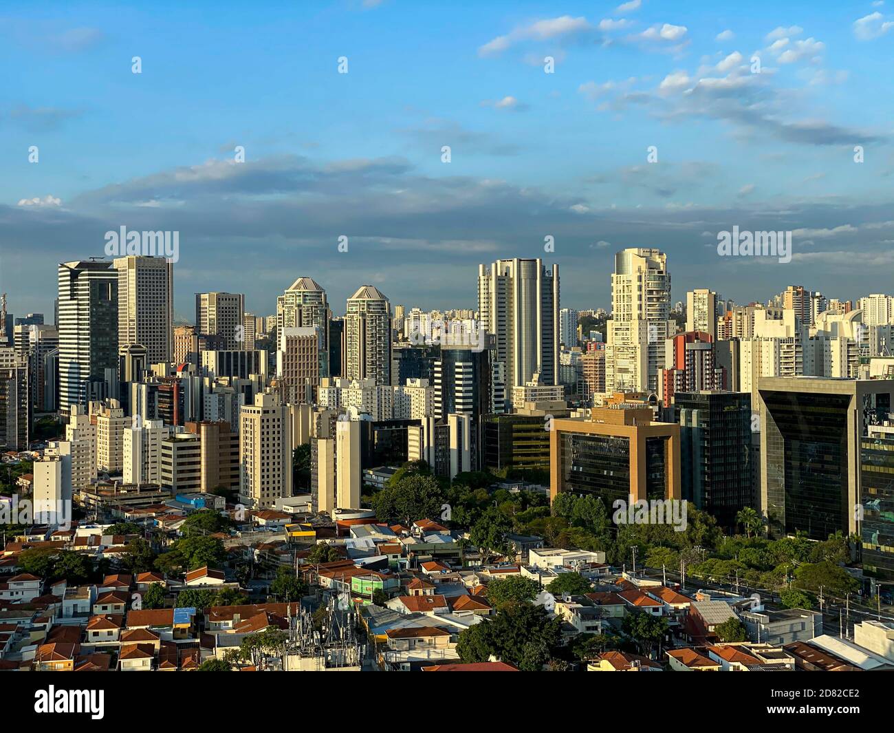 Big city building hi-res stock photography and images - Alamy