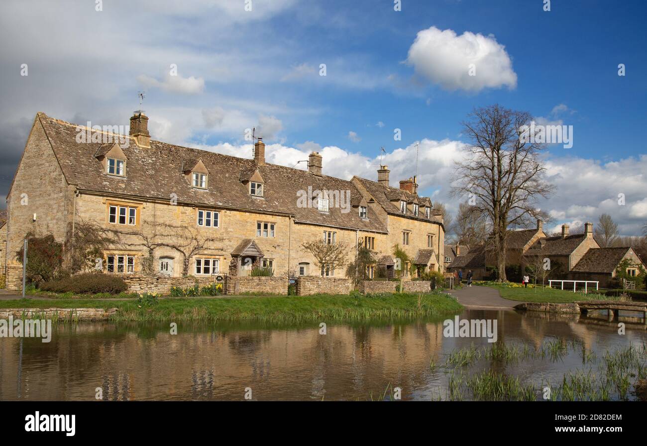Ancient village "Lower Slaughter" in the Cotswolds region Stock Photo ...