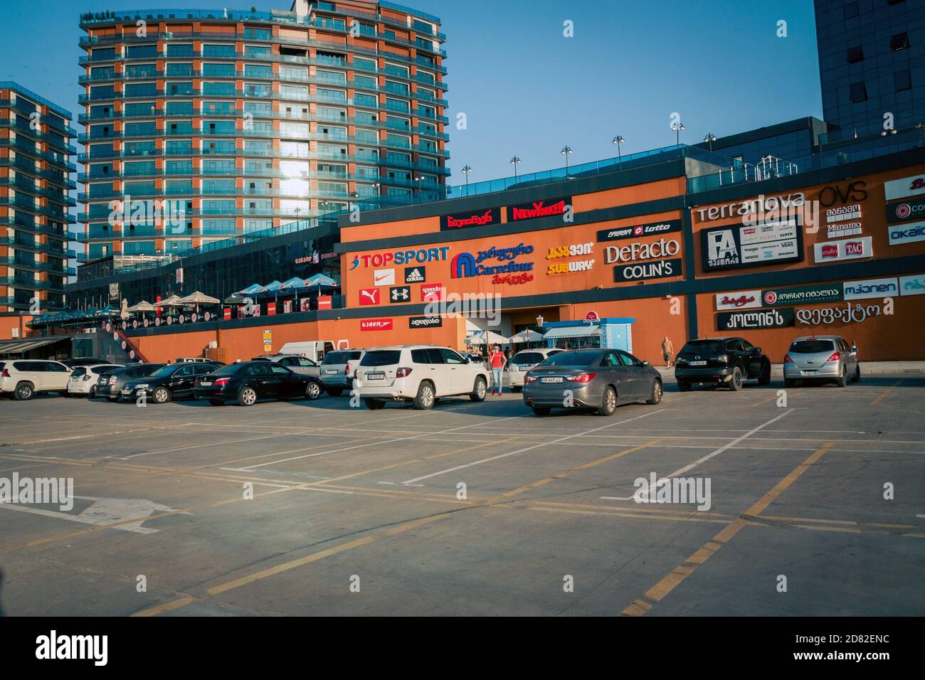 Carrefour outlet hi-res stock photography and images - Alamy