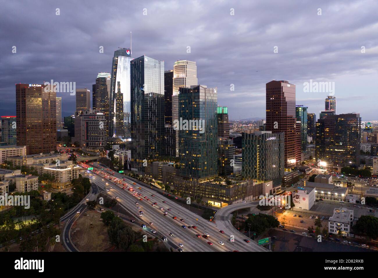 Aerial views of the downtown Los Angeles skyline as night falls Stock ...