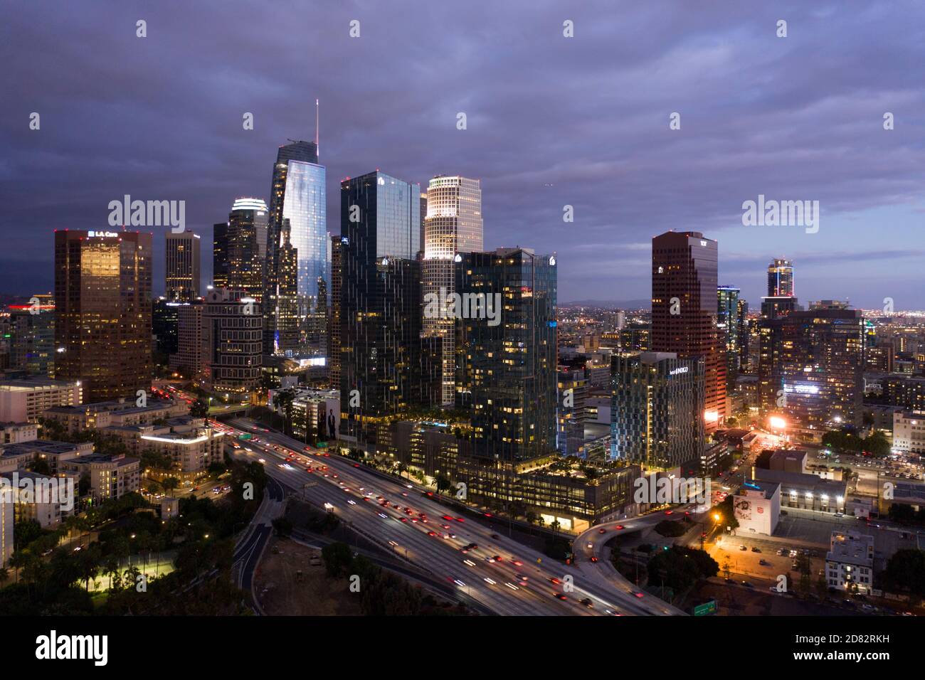 Aerial views of the downtown Los Angeles skyline as night falls Stock ...