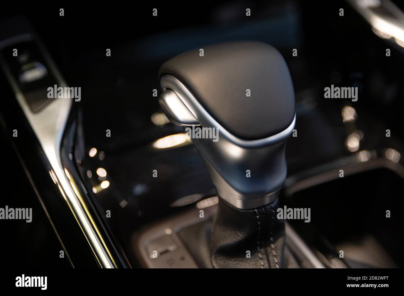 Close-up of automatic gearbox handle in the modern car Stock Photo - Alamy
