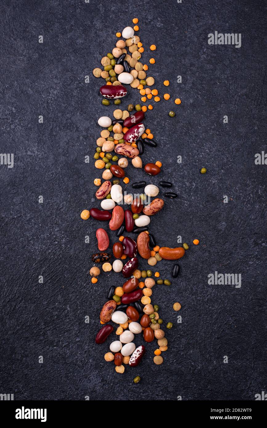Various legumes. Lentils, beans, pea, chickpea Stock Photo - Alamy