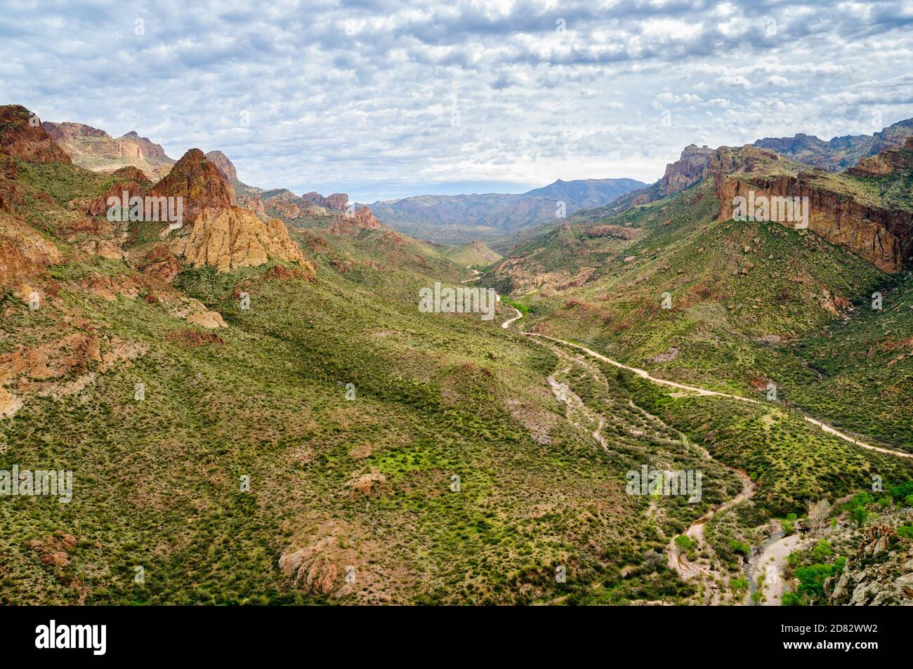 Beautiful overlook of the valley at the Apache Trail Stock Photo - Alamy