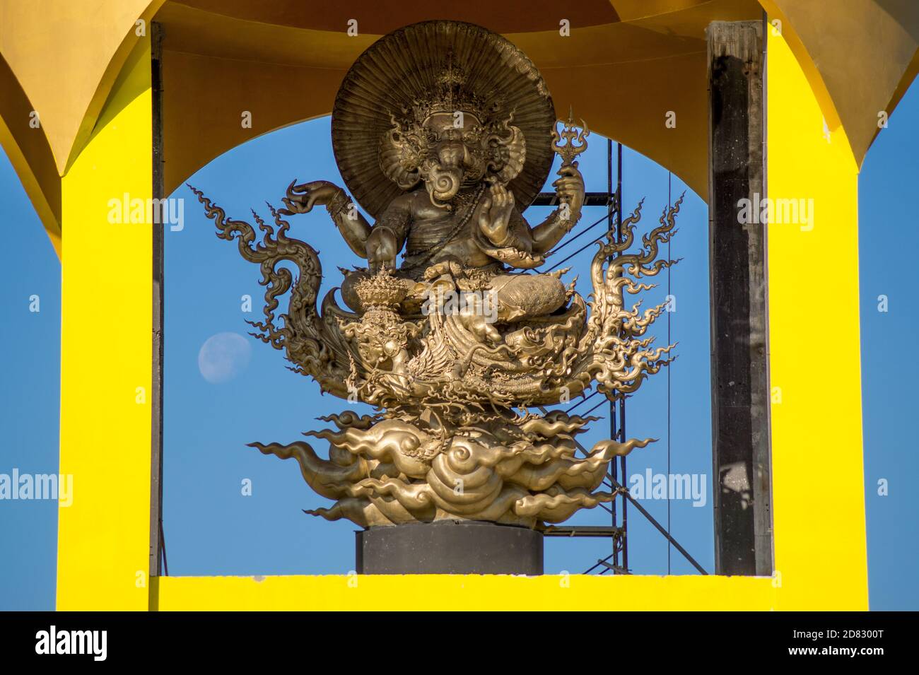 big statue of hindu god Stock Photo - Alamy