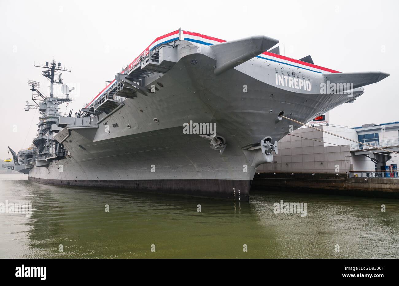 Uss intrepid hi-res stock photography and images - Alamy