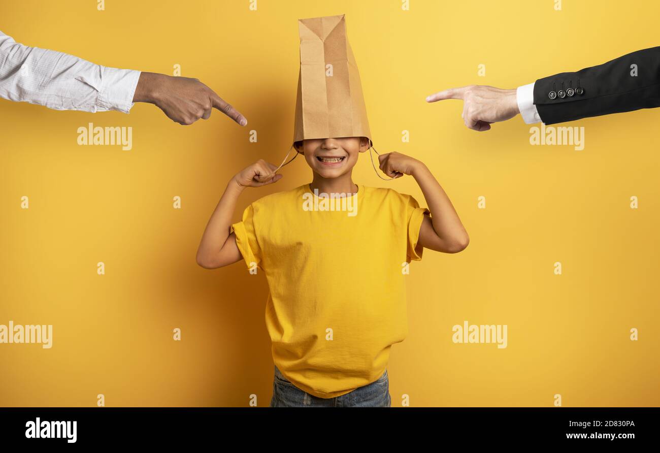 Child scared parent hi-res stock photography and images - Alamy
