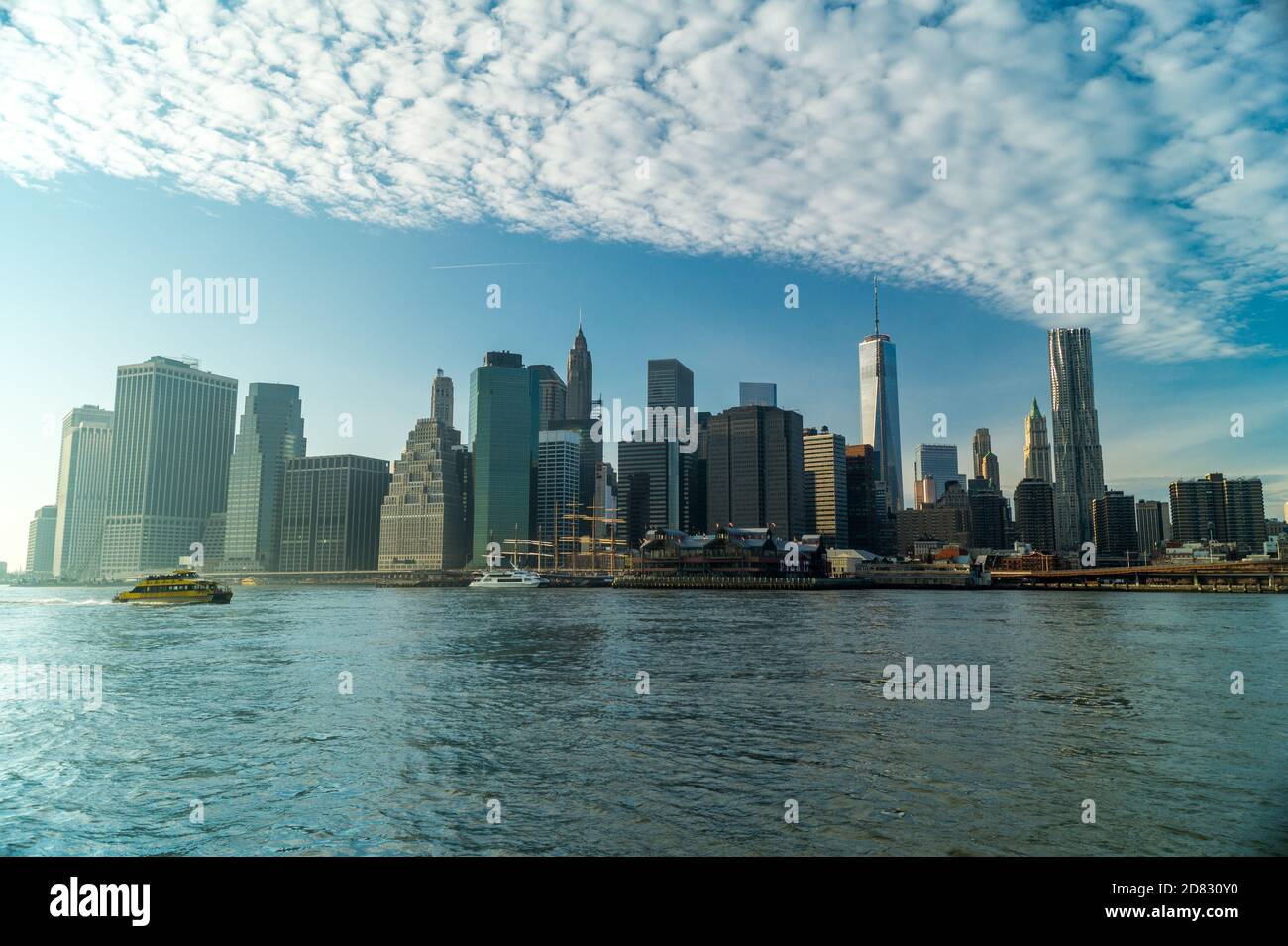 Panorama brooklyn across east hi-res stock photography and images - Alamy