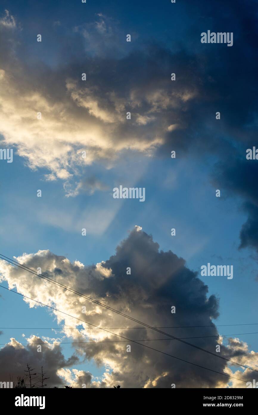 Light rays cutting through clouds hi-res stock photography and images ...