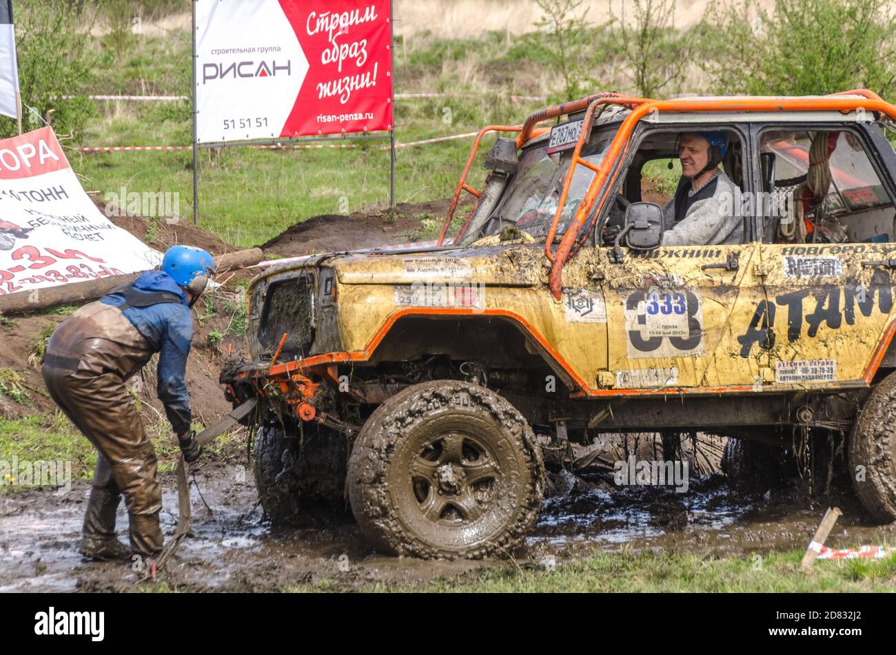 4 wheel steer 4 wheel drive car hi-res stock photography and images - Alamy