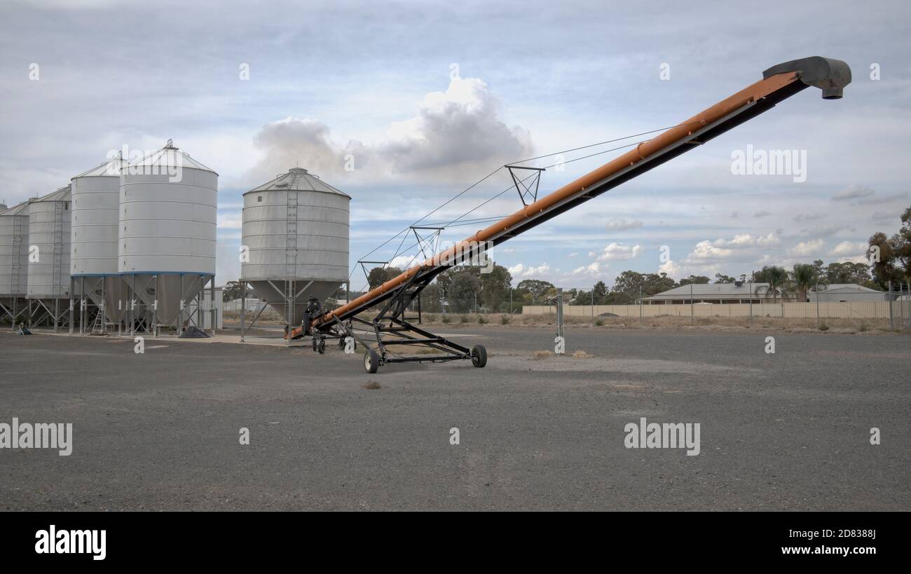 Grain auger bin hi-res stock photography and images - Alamy
