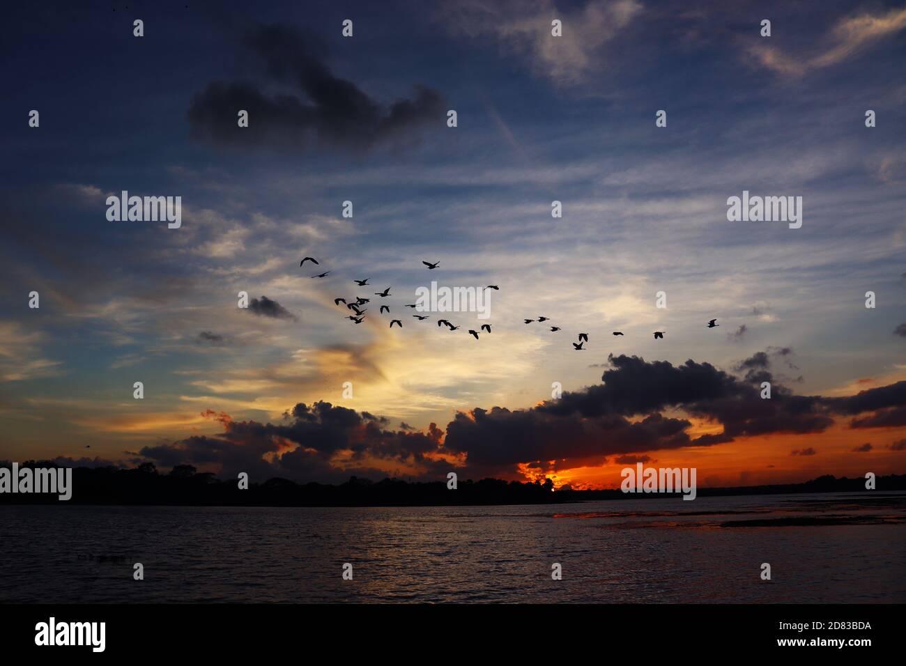 Dark cloud hiding sun hi-res stock photography and images - Alamy