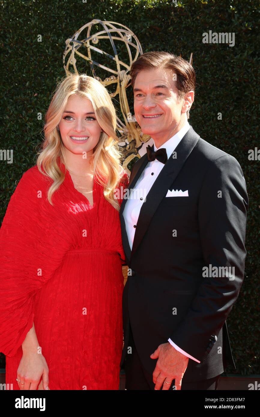 LOS ANGELES - APR 30: Daphne Oz, Mehmet Oz at the 44th Daytime Emmy ...