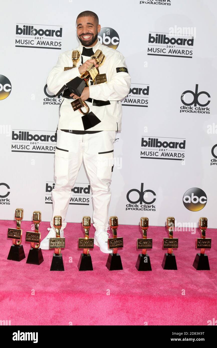 LAS VEGAS - MAY 21: Drake at the 2017 Billboard Awards Press Room at ...