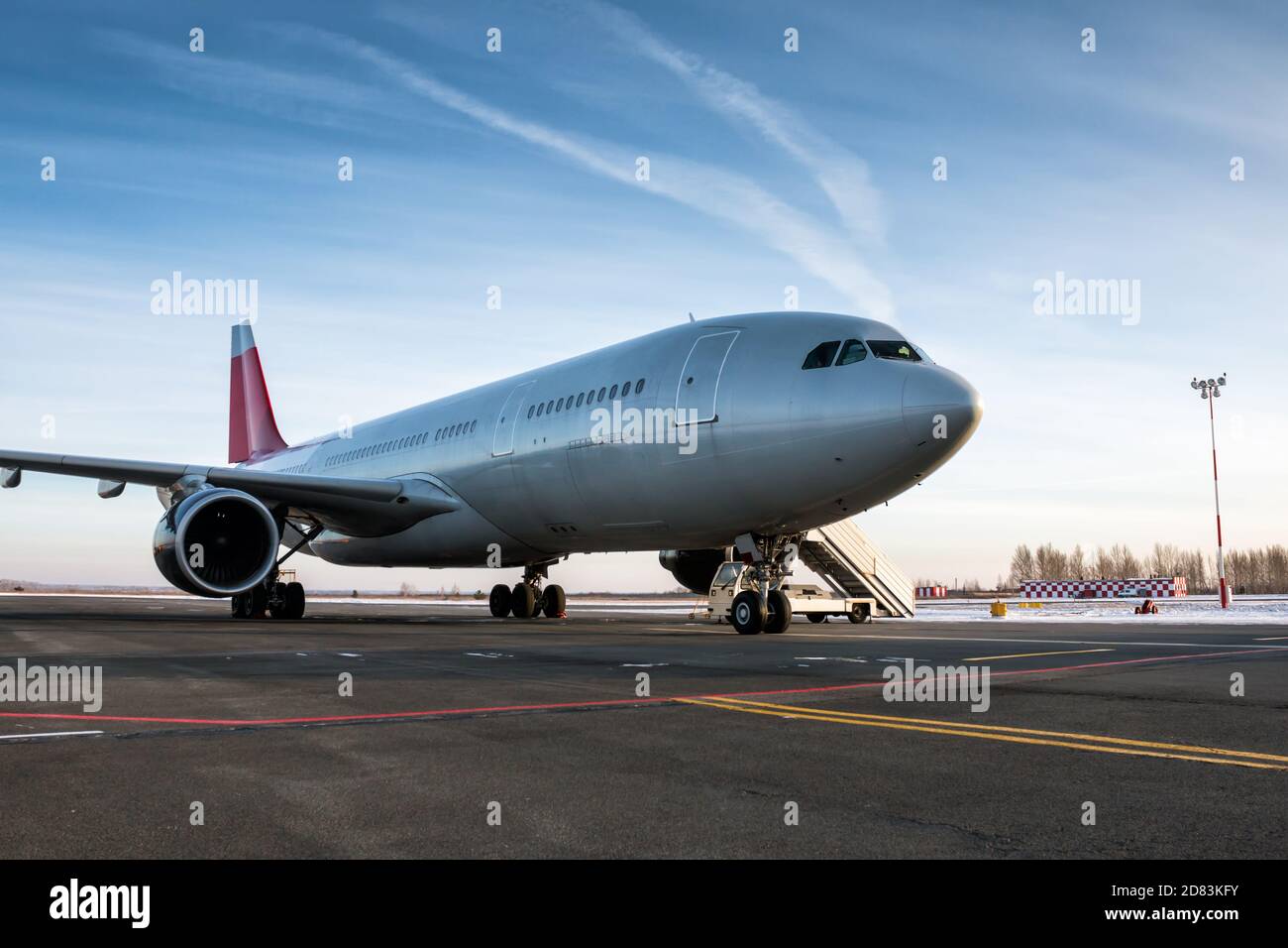 Aircraft service stairs hi-res stock photography and images - Alamy