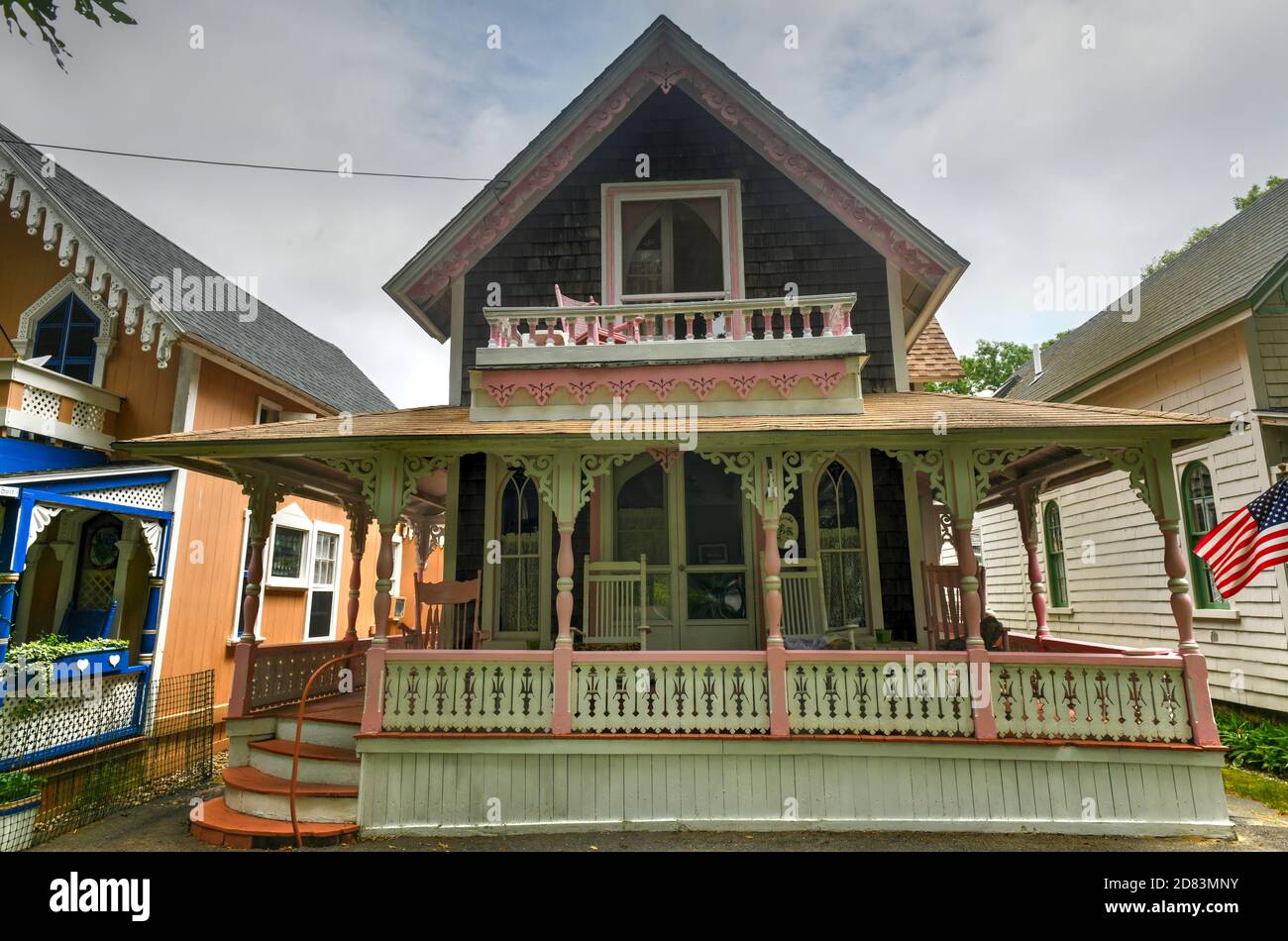 Gingerbread trim hi-res stock photography and images - Alamy