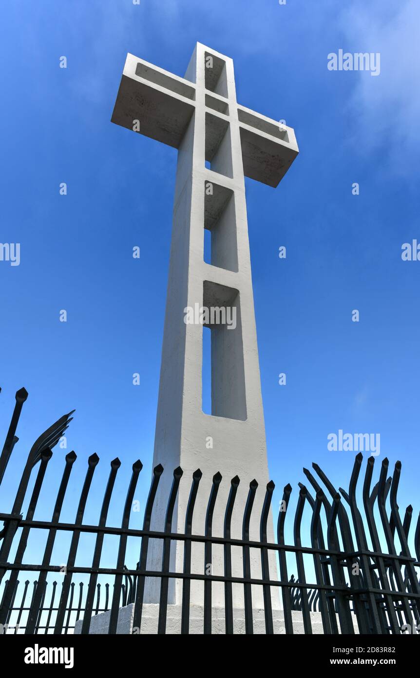Mount soledad memorial cross hi-res stock photography and images - Alamy