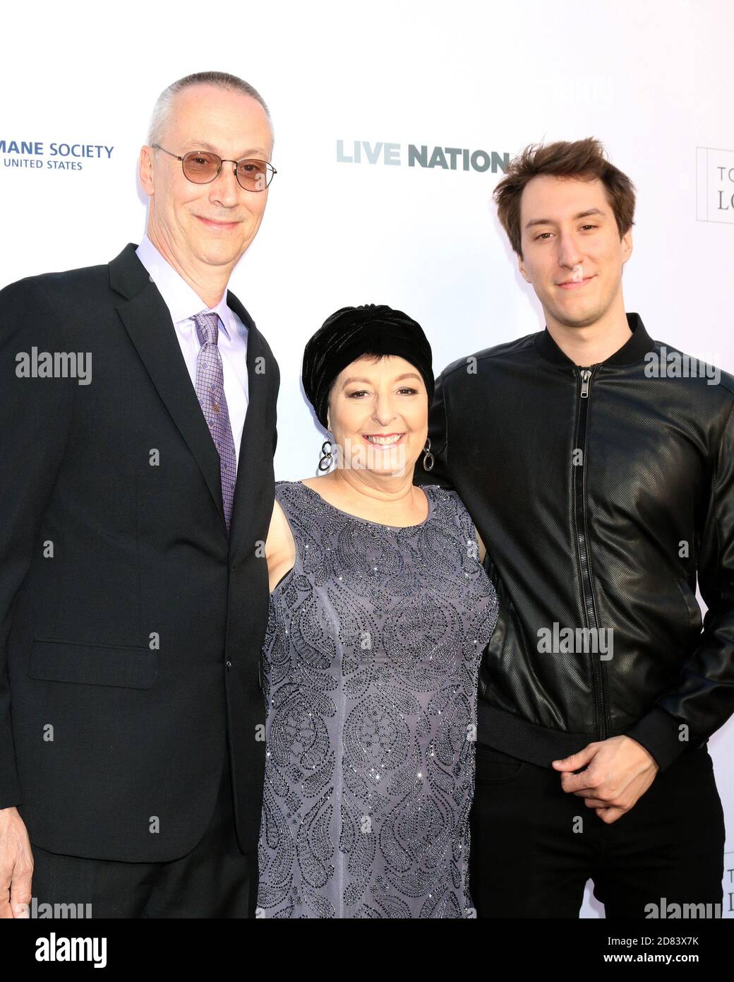 LOS ANGELES - APR 22: Bud Grimmie, Tina Grimmie, Marcus Grimmie at the ...