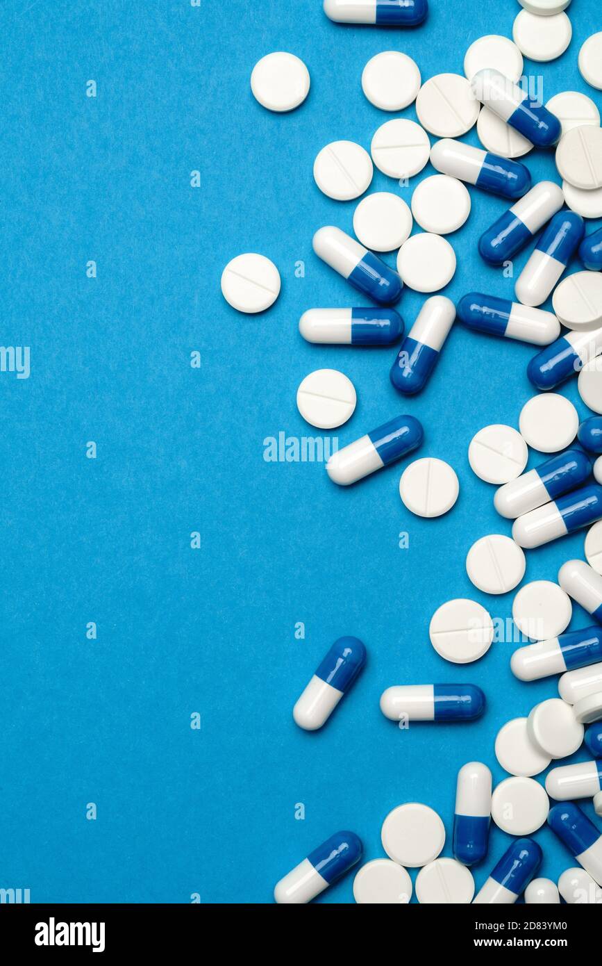 Blue white pills border hi-res stock photography and images - Alamy
