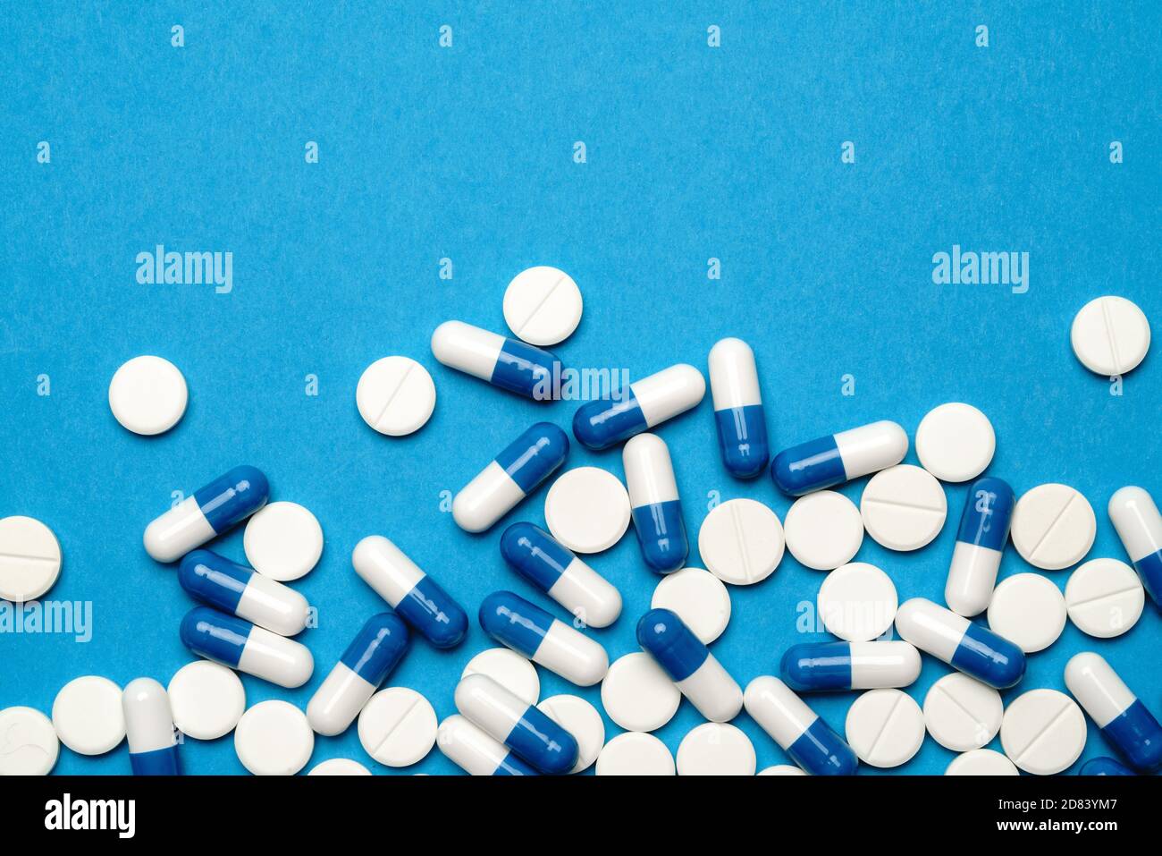Blue white pills border hi-res stock photography and images - Alamy