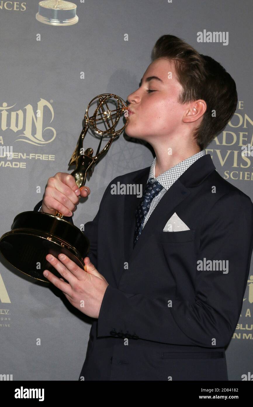 LOS ANGELES - APR 29: Isaac Kragten at the 2017 Creative Daytime Emmy ...